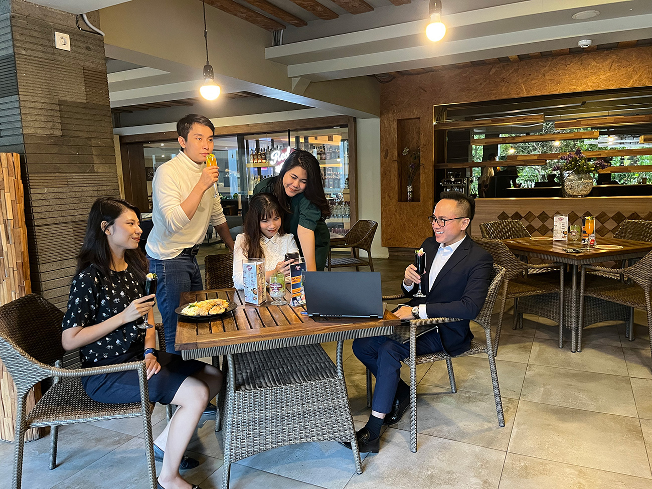 Magenta Coffee and Wine - Recommended Hotel & Serviced - Apartment at ...